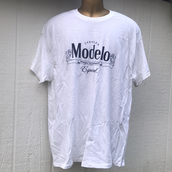 Gildan | Shirts | Modelo Especial Xl Tee Shirt | Poshmark